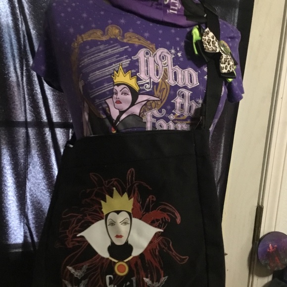 Disney | Tops | Evil Queen Tee Disneyland Evil Queen Tote Hairbow ...
